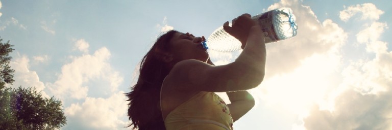 Täglich Mehr Wasser Trinken - 5 einfache Tipps und Tricks